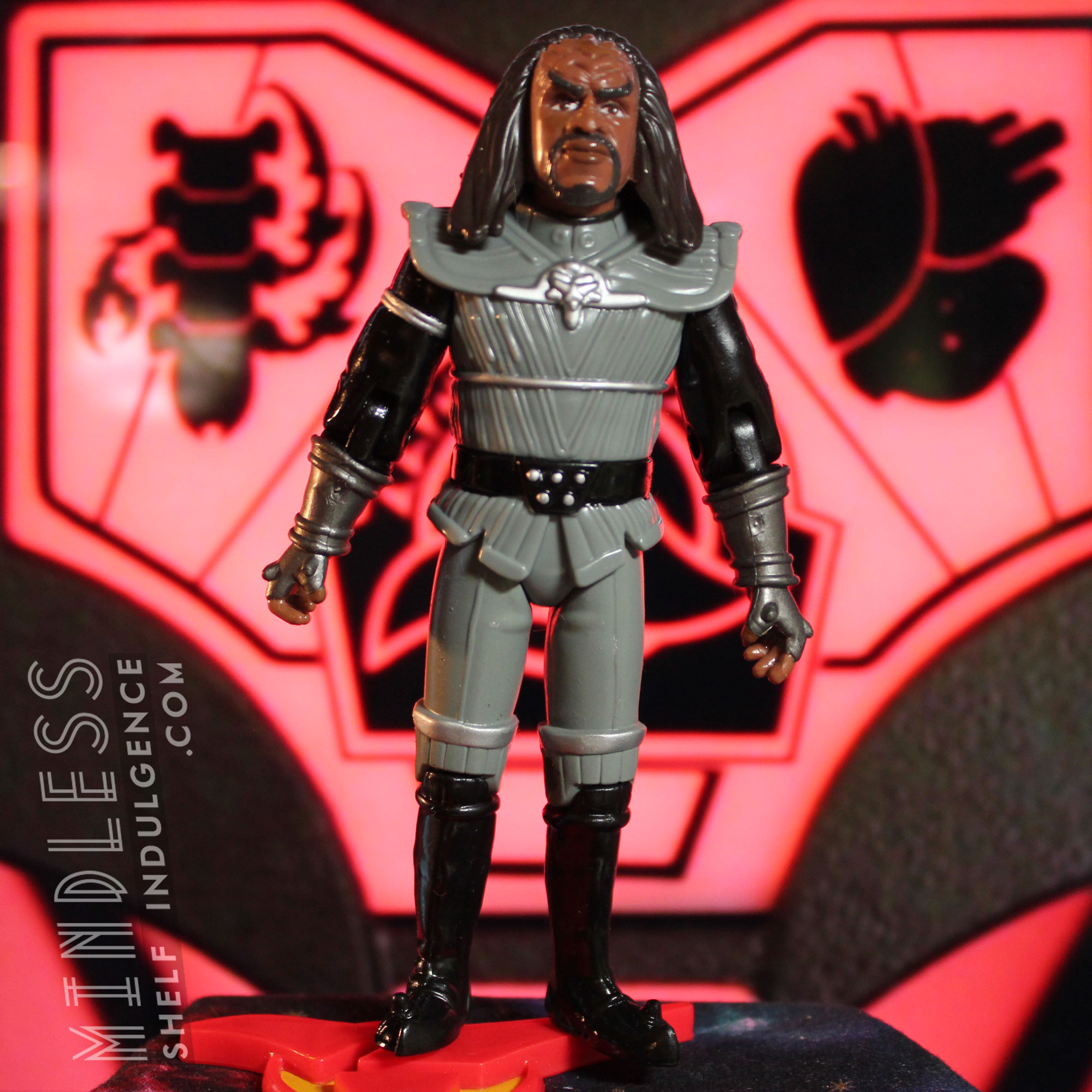 Captain Sisko as a Klingon - Mindless Shelf Indulgence